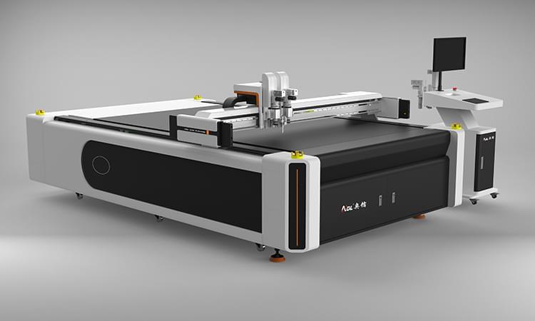 CNC blade cutting machine suitable for a variety of flexible materials